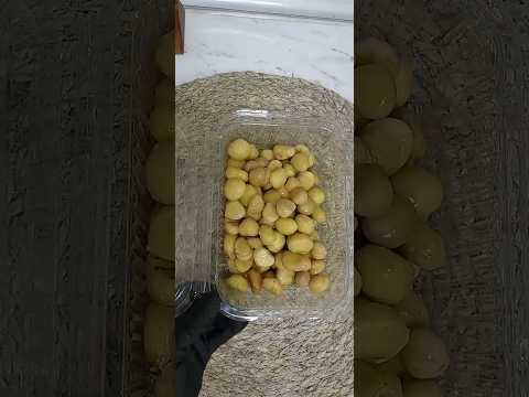 ŞABALIDIN TƏMIZLƏNMƏSI. KESTANE SOYMAK . КАК ЧИСТИТЬ КАШТАНЫ