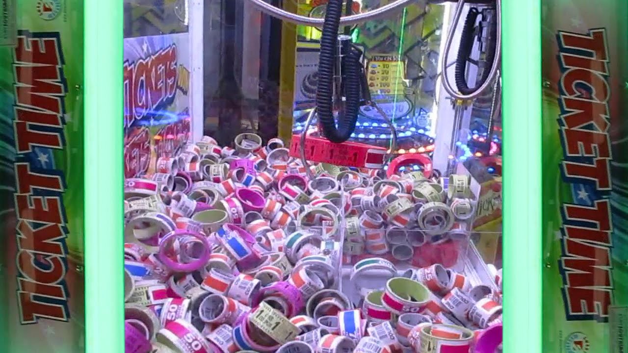 Ticket Time Claw - Winning Tons of Tickets! - YouTube