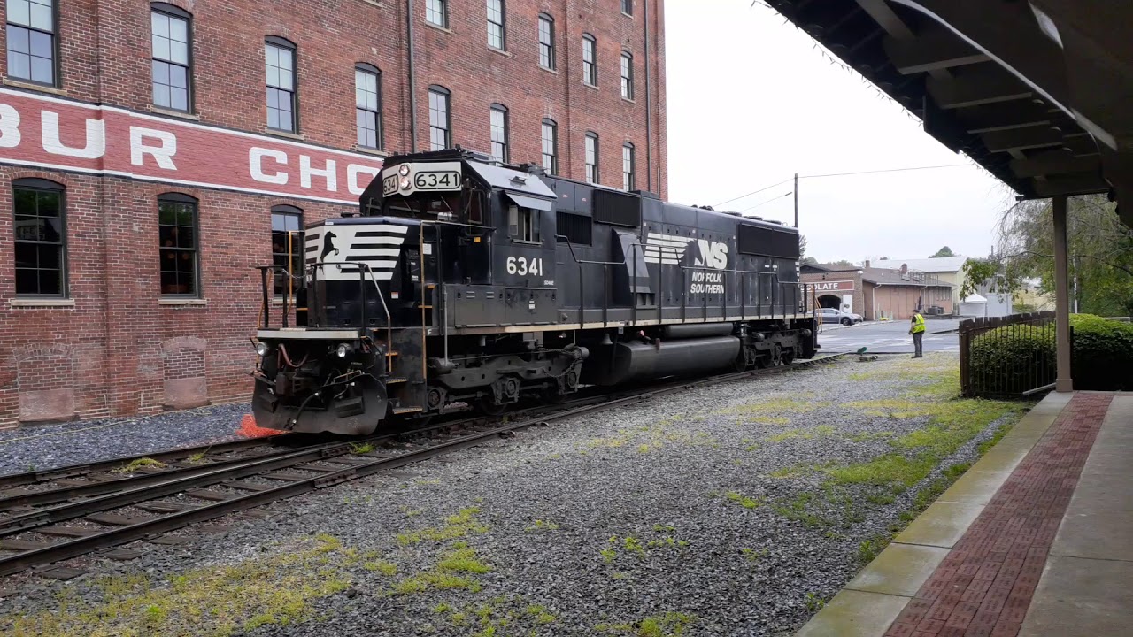 Norfolk Southern H23 @ Downtown Lititz - YouTube