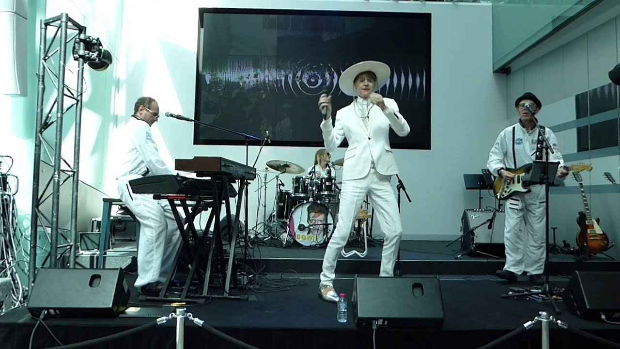 Jeff Duff Bowe Unzipped ACMI 01 - YouTube