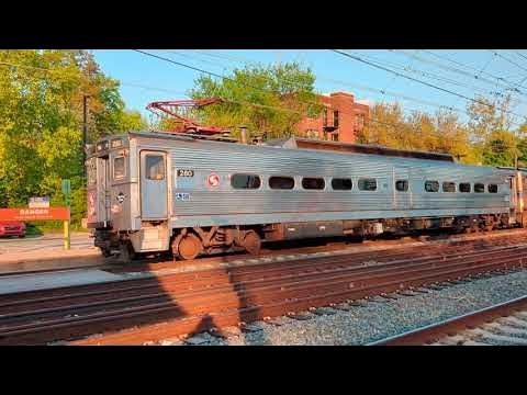 SEPTA Silverliner IV Reading heritage unit approaching Overbrook train station - YouTube
