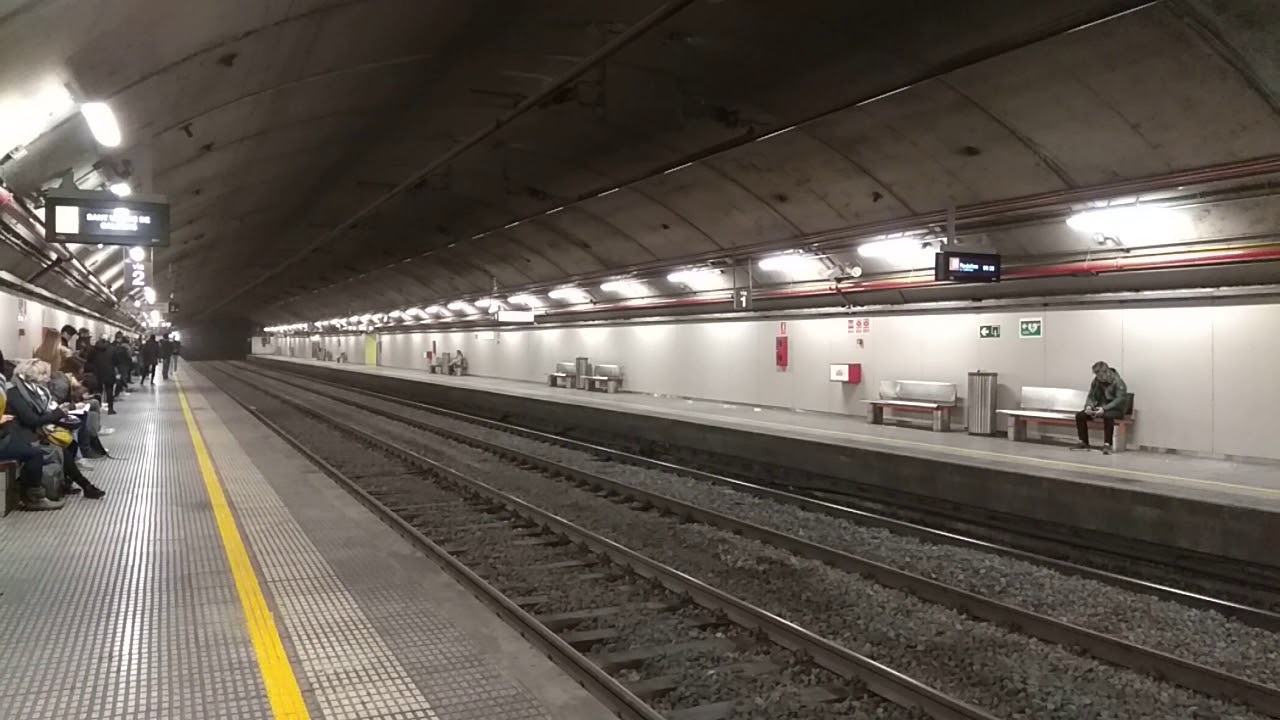 RENFE - S/447 Estación Sabadell Nord linea R4 - YouTube