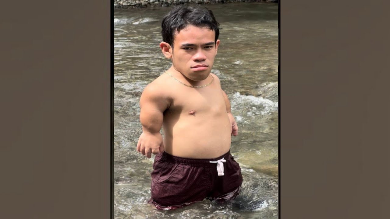 Boracay thumbling show #BabyGiant - YouTube