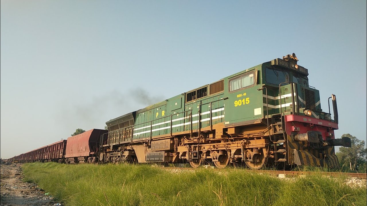 Marshaling Yard Pipri to DKL special Coal Train||Arrival Sanawan||With ...