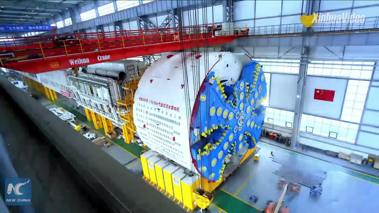 China delivers tunnel boring machines for Singapore metro project - YouTube