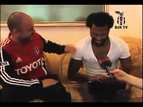 Manuel Fernandes Kendisi İçin Yapılan Espirileri Okuyor