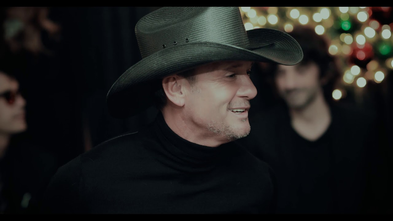 Backstage with Tim McGraw | Blue Christmas - YouTube