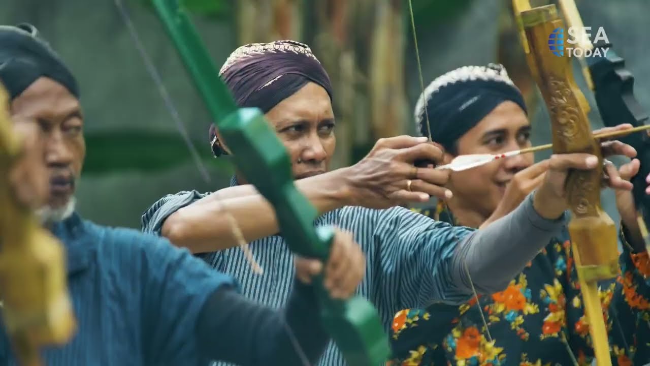 Sportrip Indonesia: The Art Of Traditional Archery "Jemparingan" - YouTube
