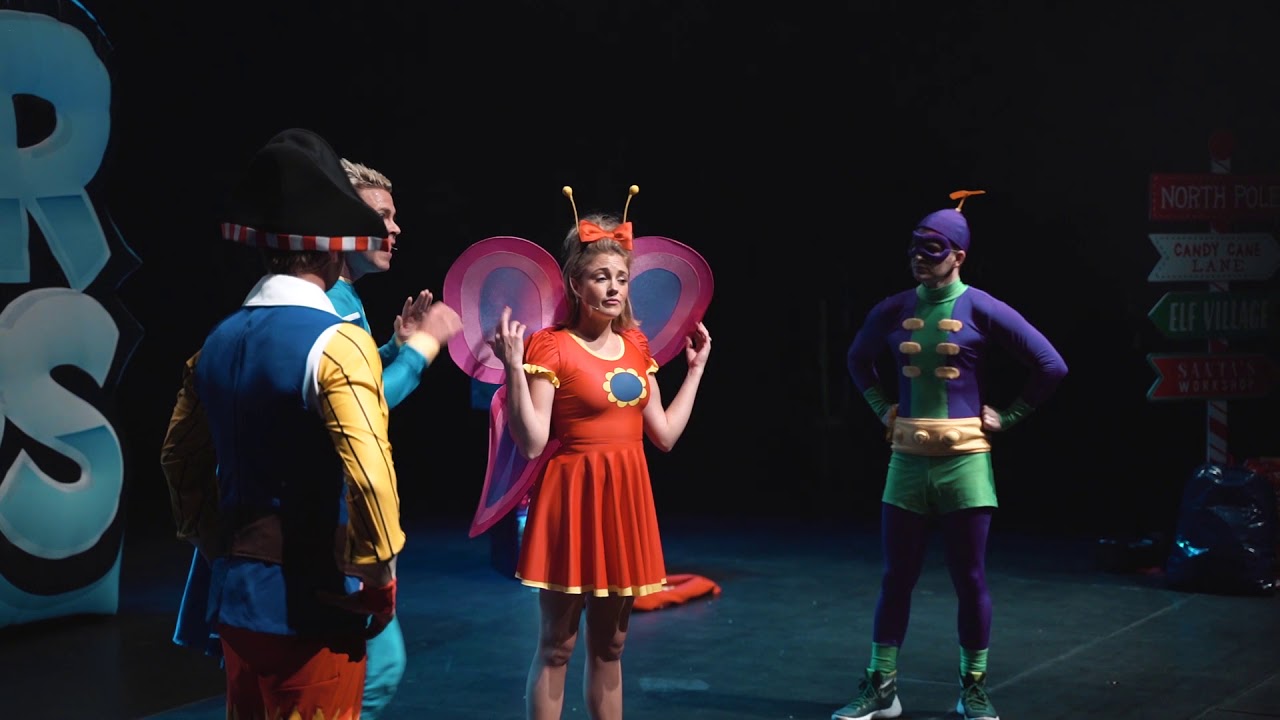 The Super Santa Christmas Show Live in Singapore - YouTube