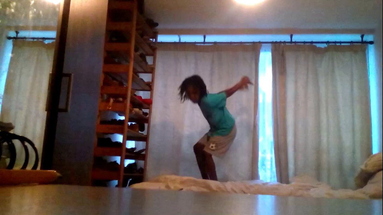 How To Do A Backflip On The Bed And Trampoline YouTube how-to-do-a-backflip-on-the-bed-and-trampoline-youtube