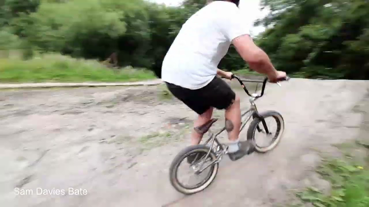 Sam Davies Bate, Pimbo Bike Park BMX Trails - YouTube