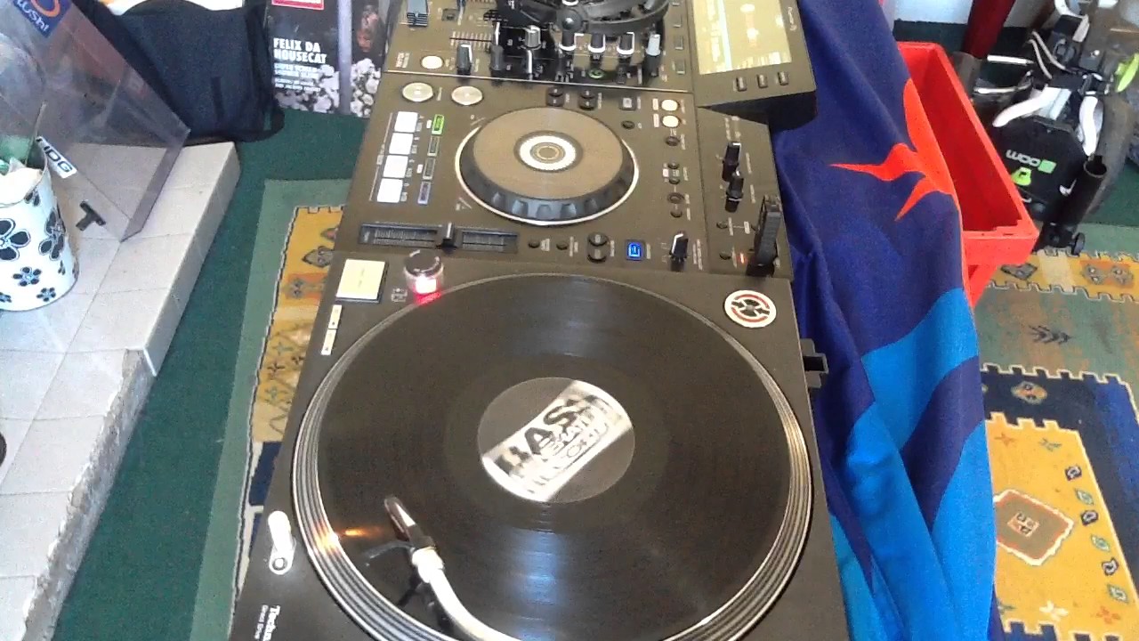 Bass generator-the event - YouTube