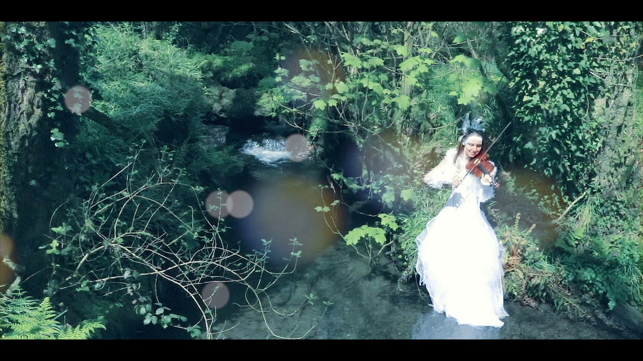 Ice Violin: Walking in the Air - YouTube