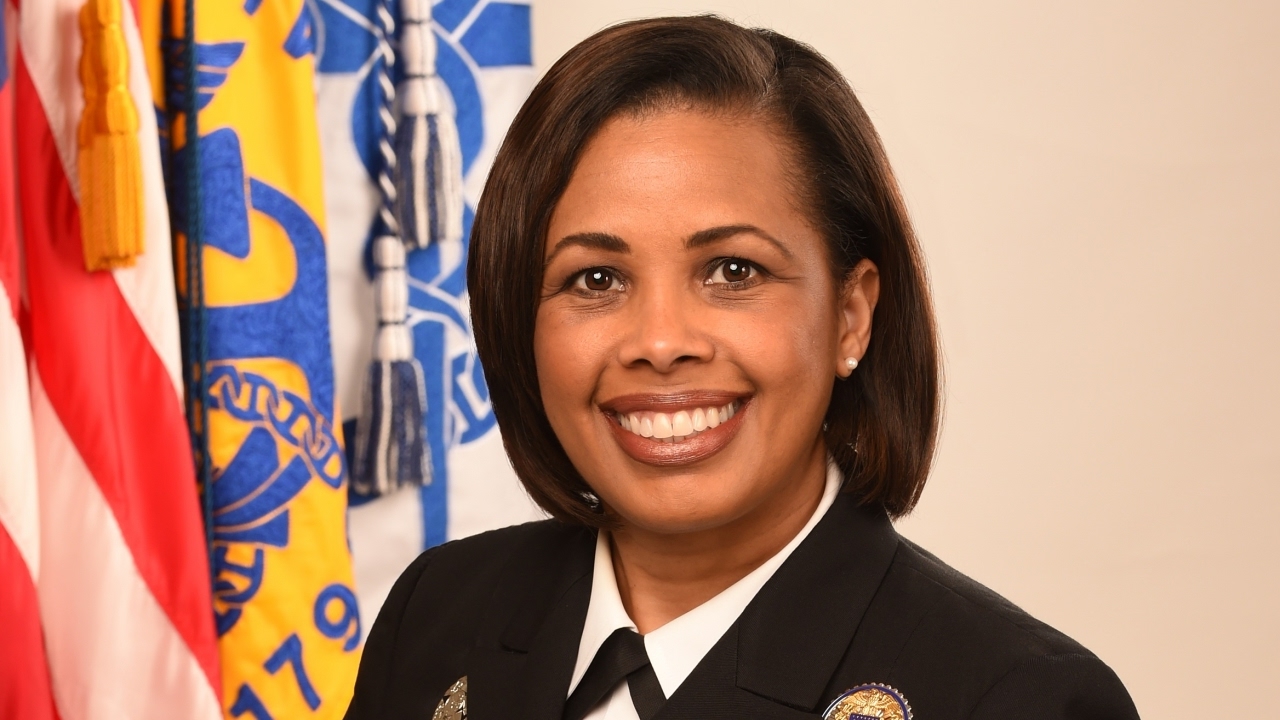 Trump replaces Obama-era surgeon general - YouTube