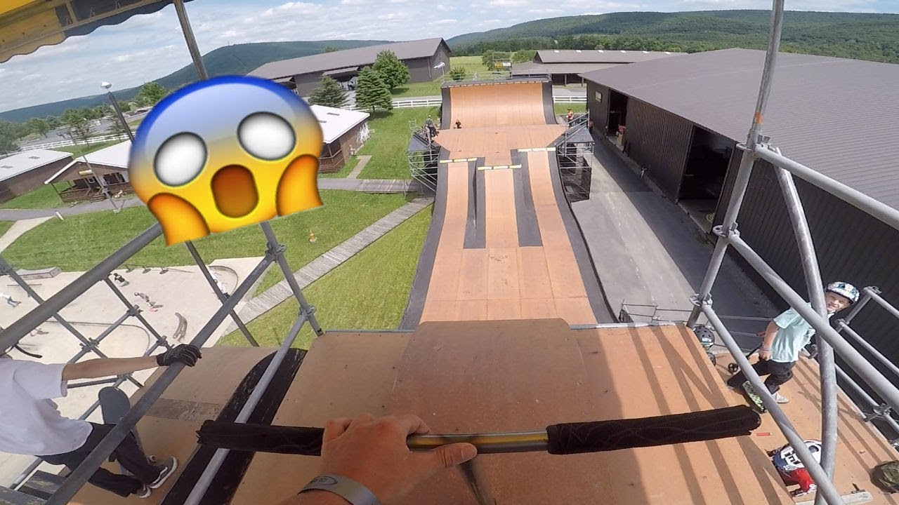 SAUNDEZY RIDES A MEGA RAMP - YouTube