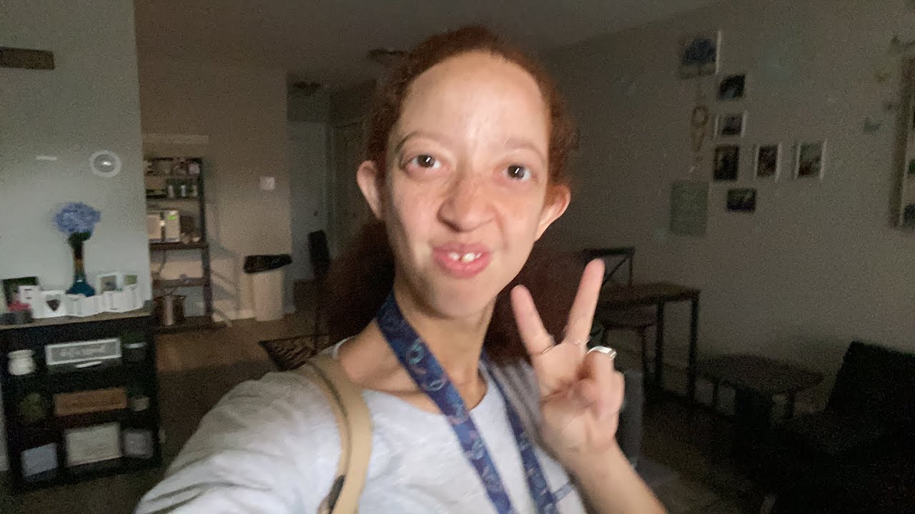 Dajsha Sanders is going live!day in the life of voo / off to work I go ...