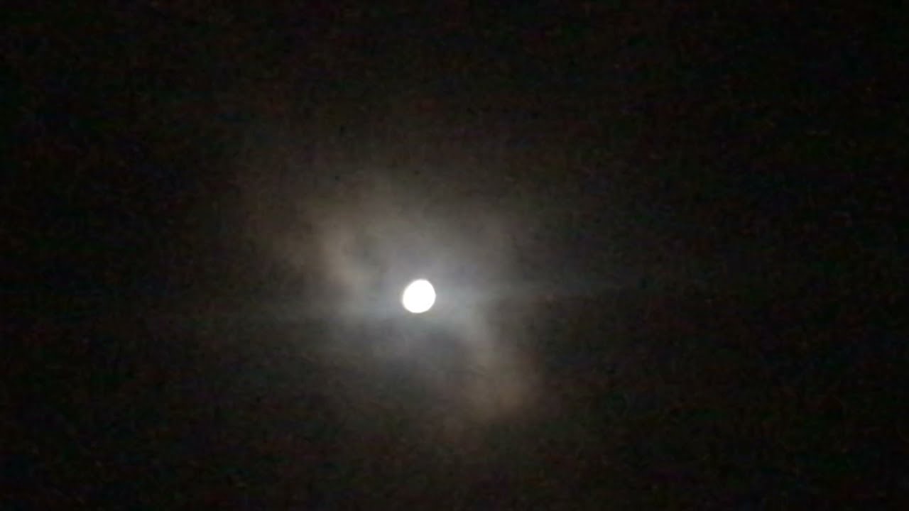 Weird Moon tonight perfect condition for visual effects. Effects of a ...