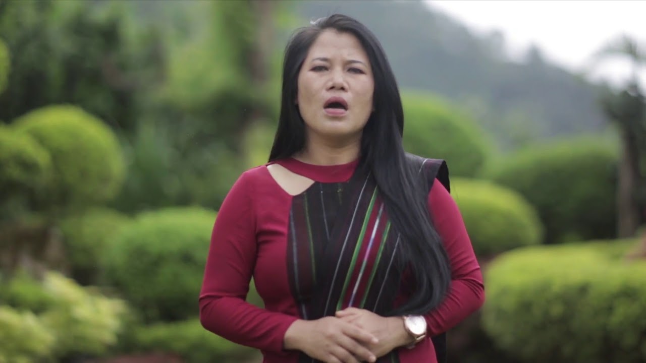 Lalnu Esther - Duhsak hlawh loh Lal riangvaipa (Official Video) - YouTube