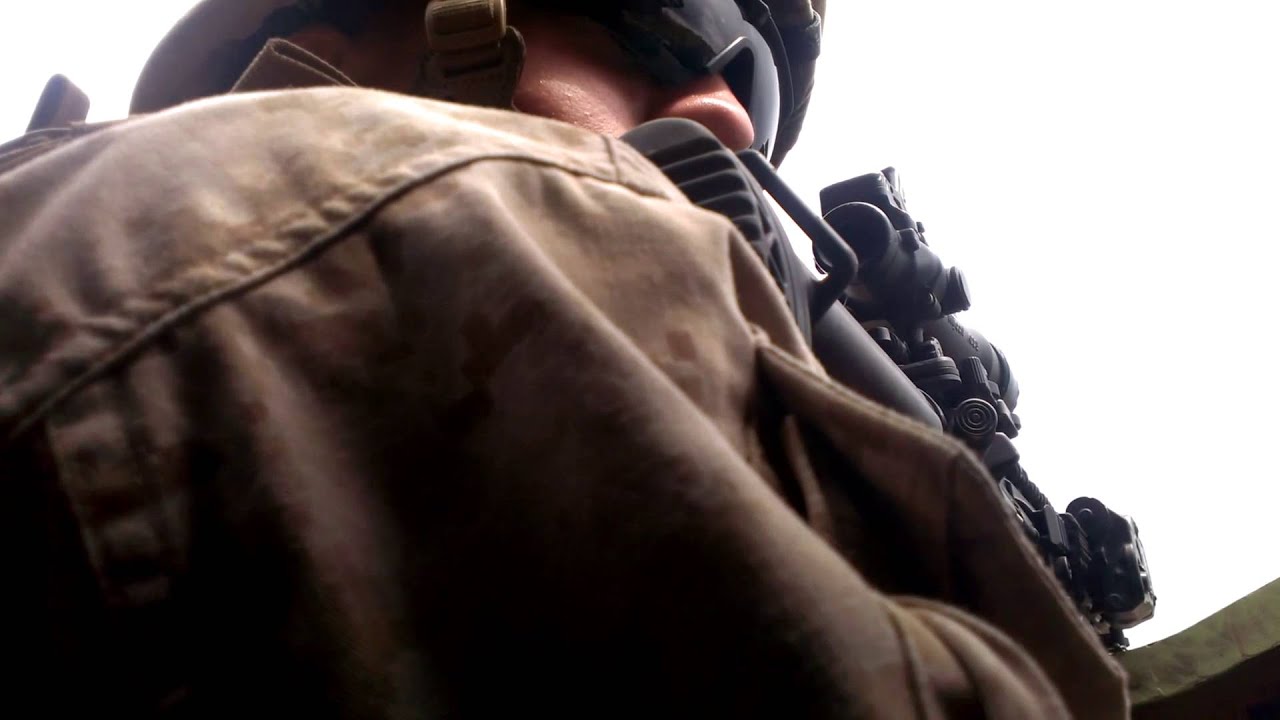 Lav-25 platoon battle course, 25mm/7.62 shooting - YouTube