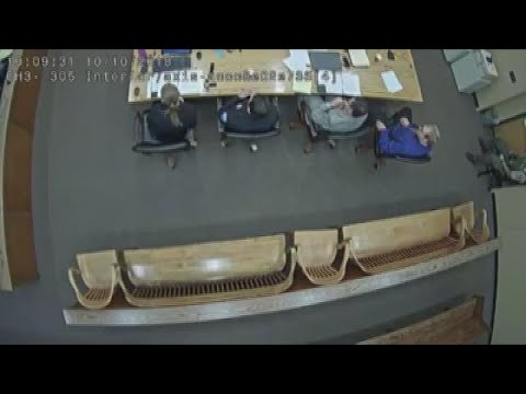 Watch: Man lunges for officer's gun in court - YouTube