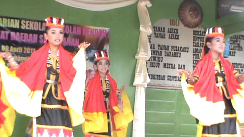 Juara Pertandingan Tarian Peringkat Samarahan 2011..SK Dato'Traoh - YouTube