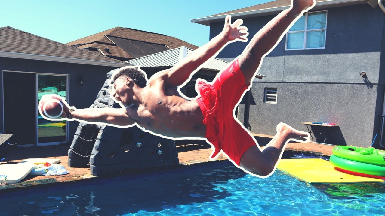 HOW ODELL PRACTICES HIS ONE HANDED CATCHES! - YouTube