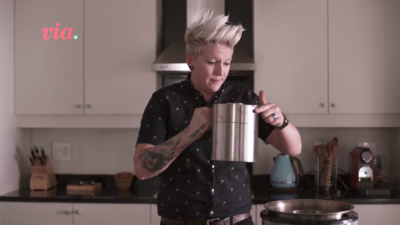 Cobb Kettle - Meat Mynie - YouTube