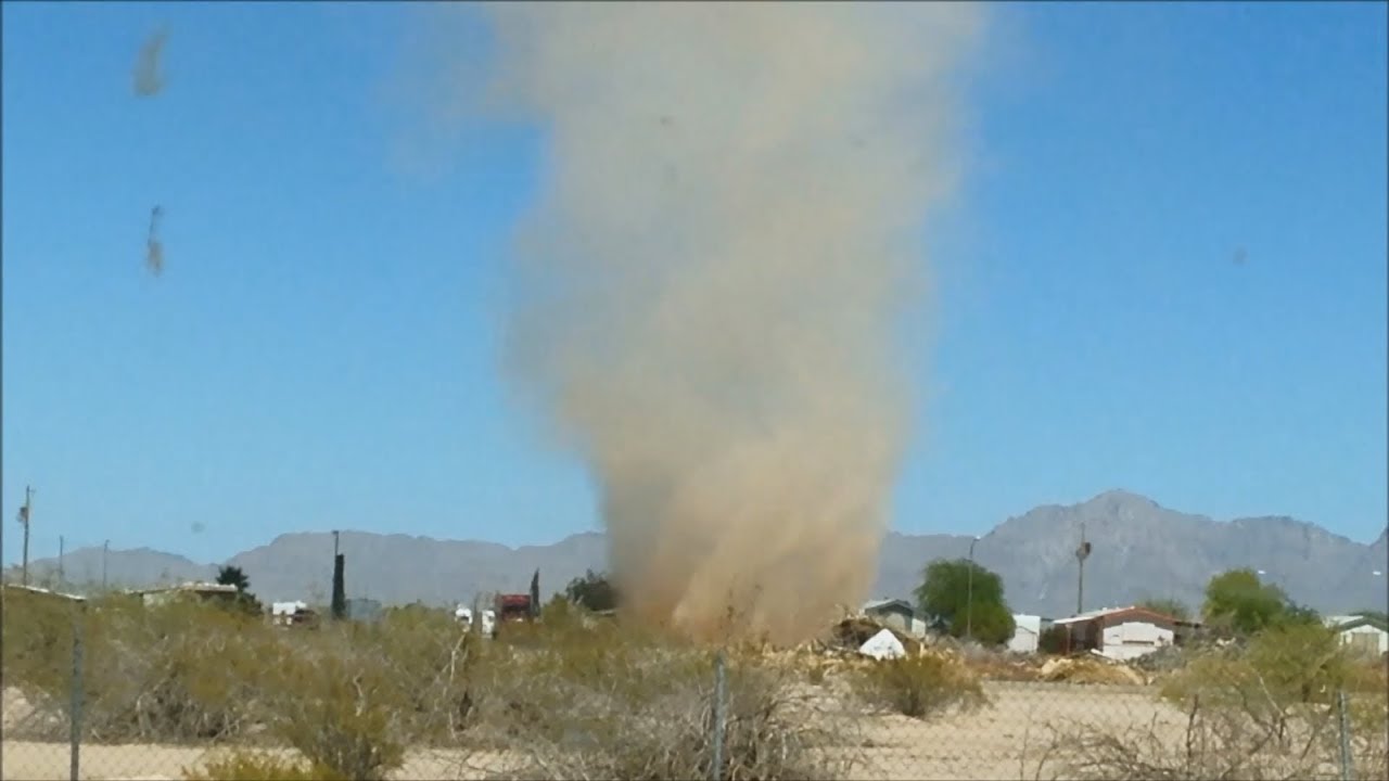 Huge Dust devil!! in Arizona ダストデビル 6月28日2014年 - YouTube