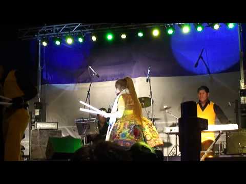REBELDES EXTRAÑOS DEL PELO LARGO YOBANA HANCCO 2013