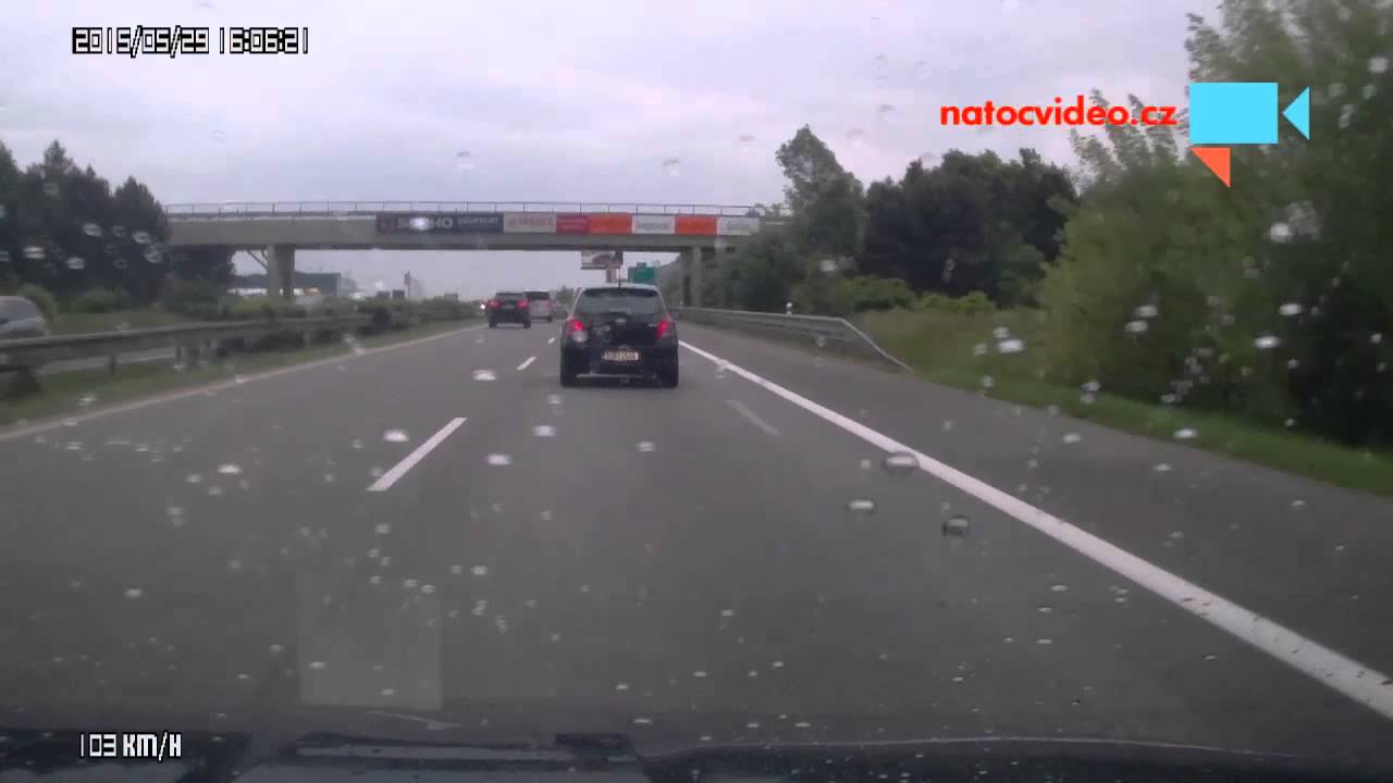 Nehoda na D8 - YouTube