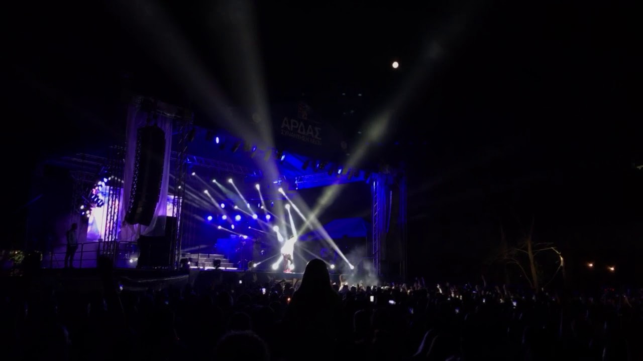 Σε θέλω σαν τρελός - Σακης Ρουβας live @ Φεστιβάλ νέων Αρδας 2018 - YouTube
