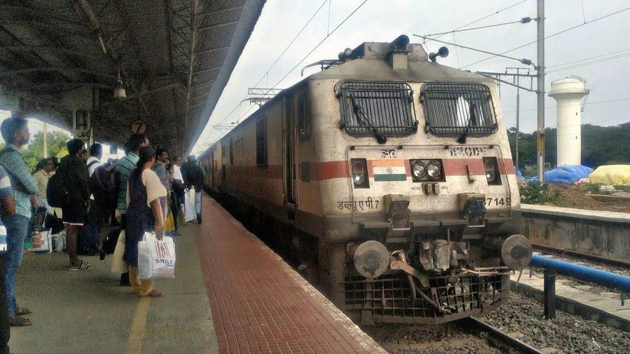 ANNOUNCEMENT AND ARRIVAL OF 12635 CHENNAI EGMORE - MADURAI VAIGAI SF ...