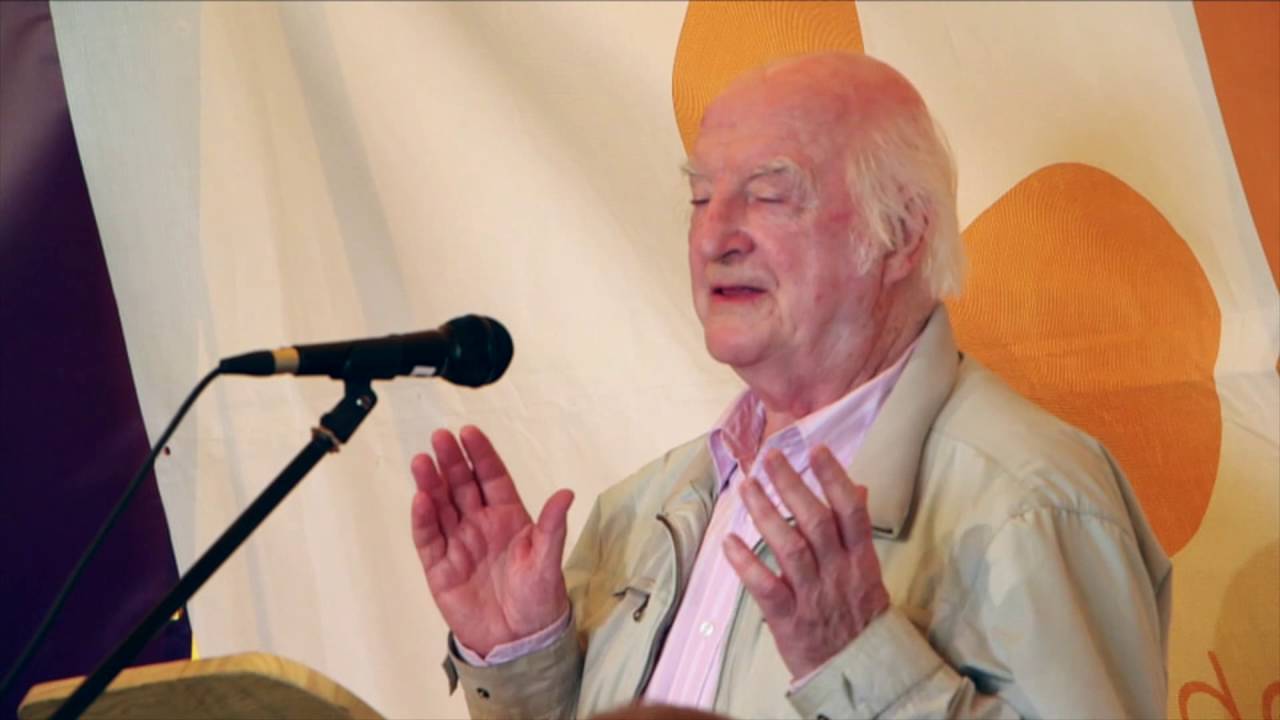 Er cof am Yr Athro Gwyn Thomas - YouTube