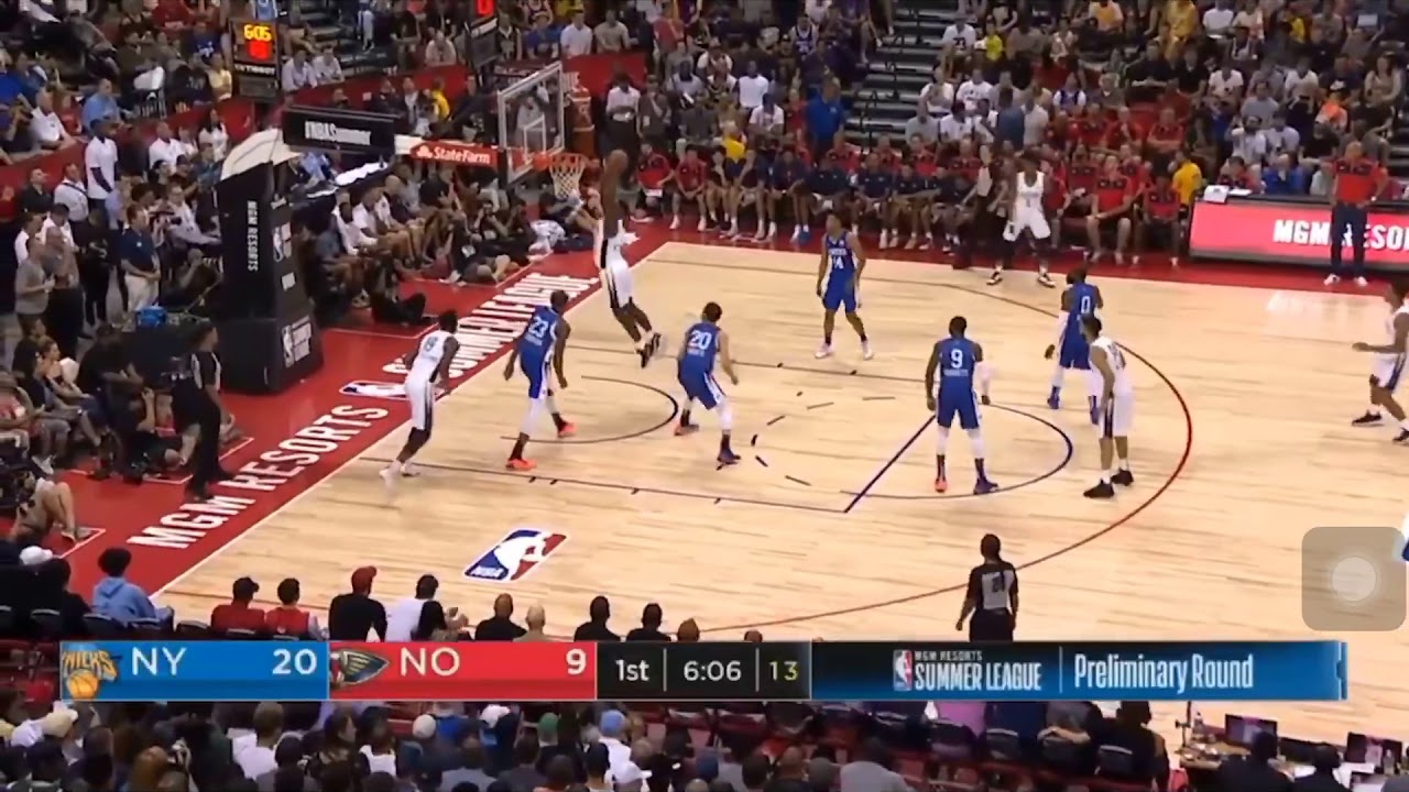 Zion Williamson first dunk - YouTube