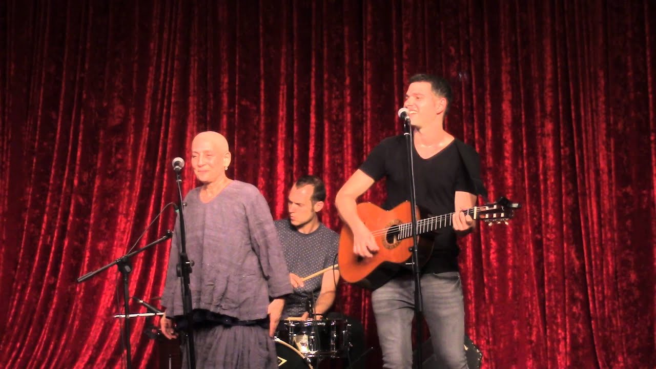 Rivka Zohar & Liron Lev אל תוותר רבקה זוהר ולירון לב - YouTube