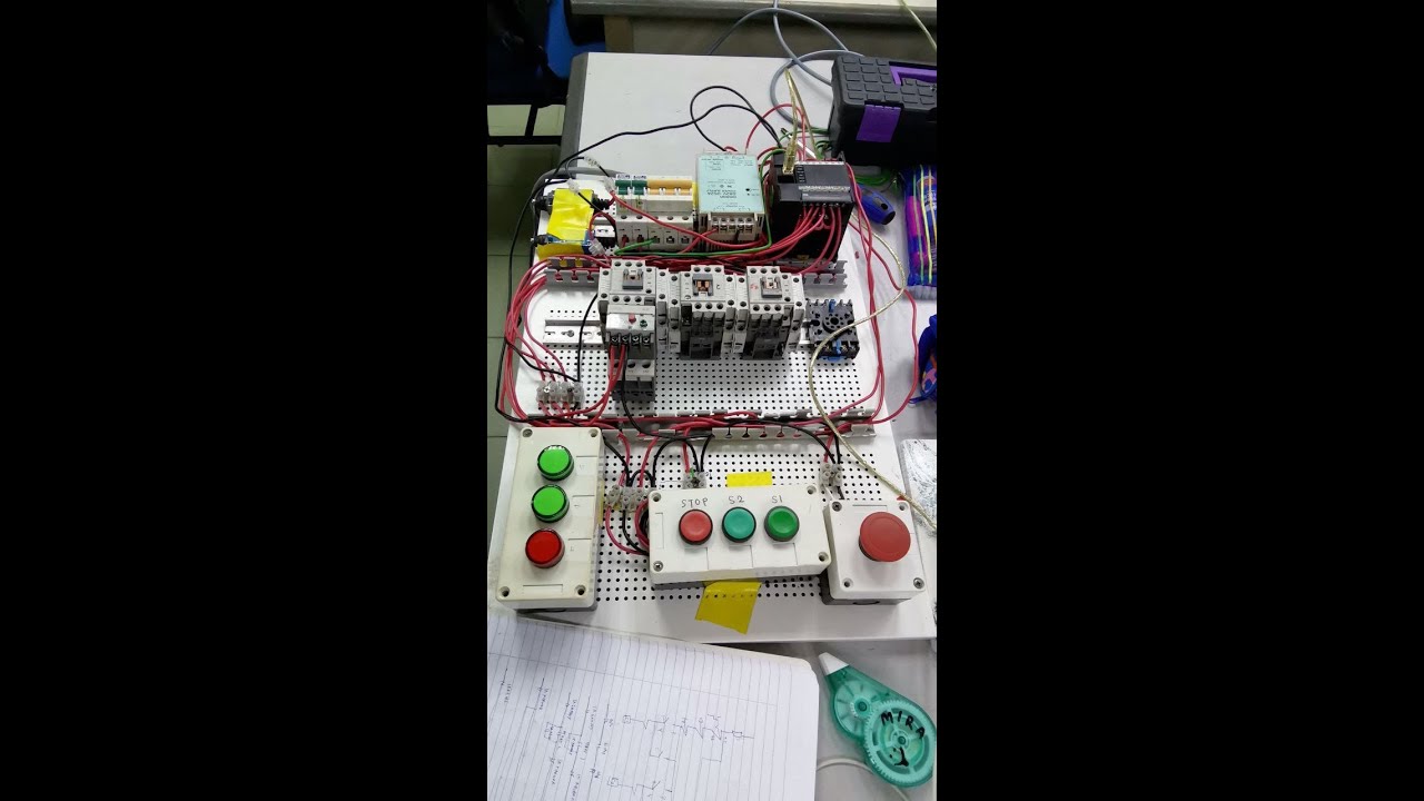 MOTOR CONTROL 3 PHASE WITH PLC OMRON - YouTube