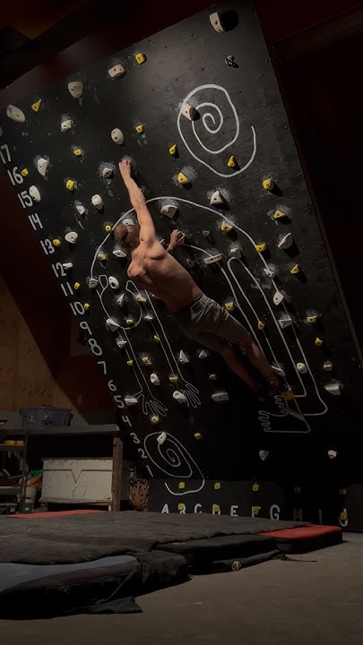 MoonBoard, Boo Thang - V9/7C - YouTube