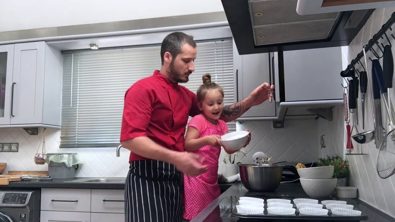 EASY HOME COOKING FOR ALL THE FAMILY #1 – CUPCAKES - YouTube