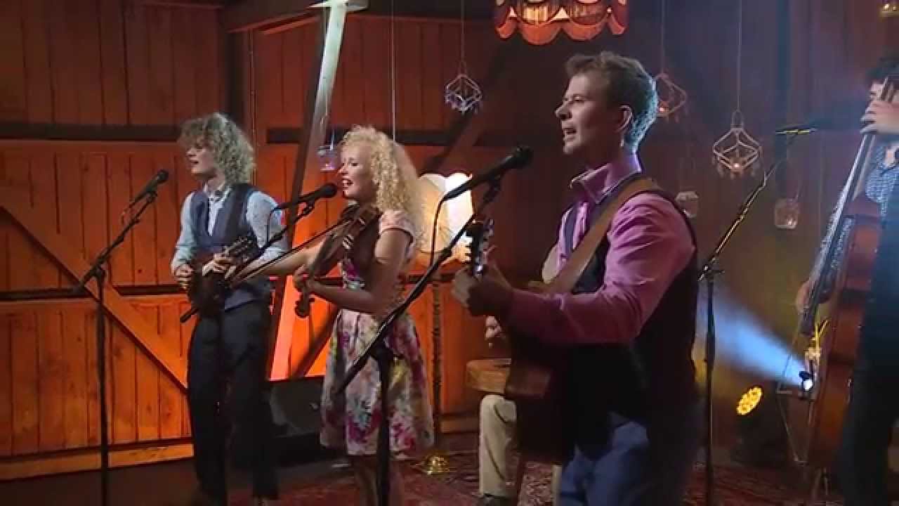 CURLY STRINGS "Kauges külas" / ETV LIVE - YouTube