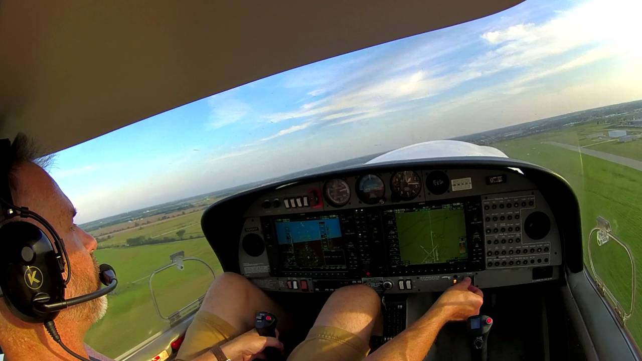 Landings at KIXD in the DA40 - YouTube