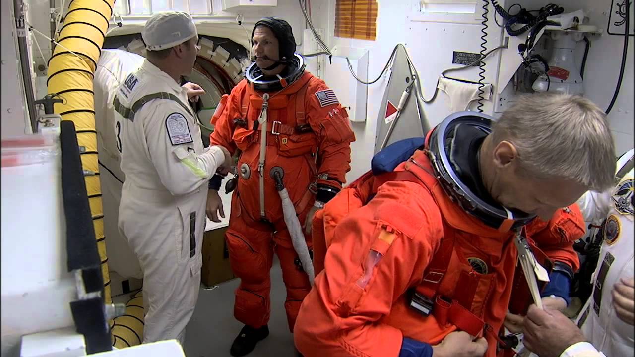 STS-132: Crew Climbs Aboard Atlantis - YouTube