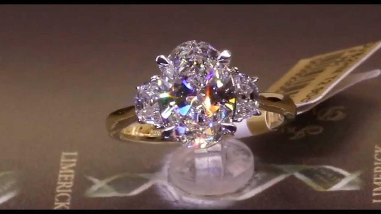 #96191 | T2.91ct/C2.51ct | Oval Centre with Two Moon Shape Side Diamonds | Set in 18ct Yellow ...