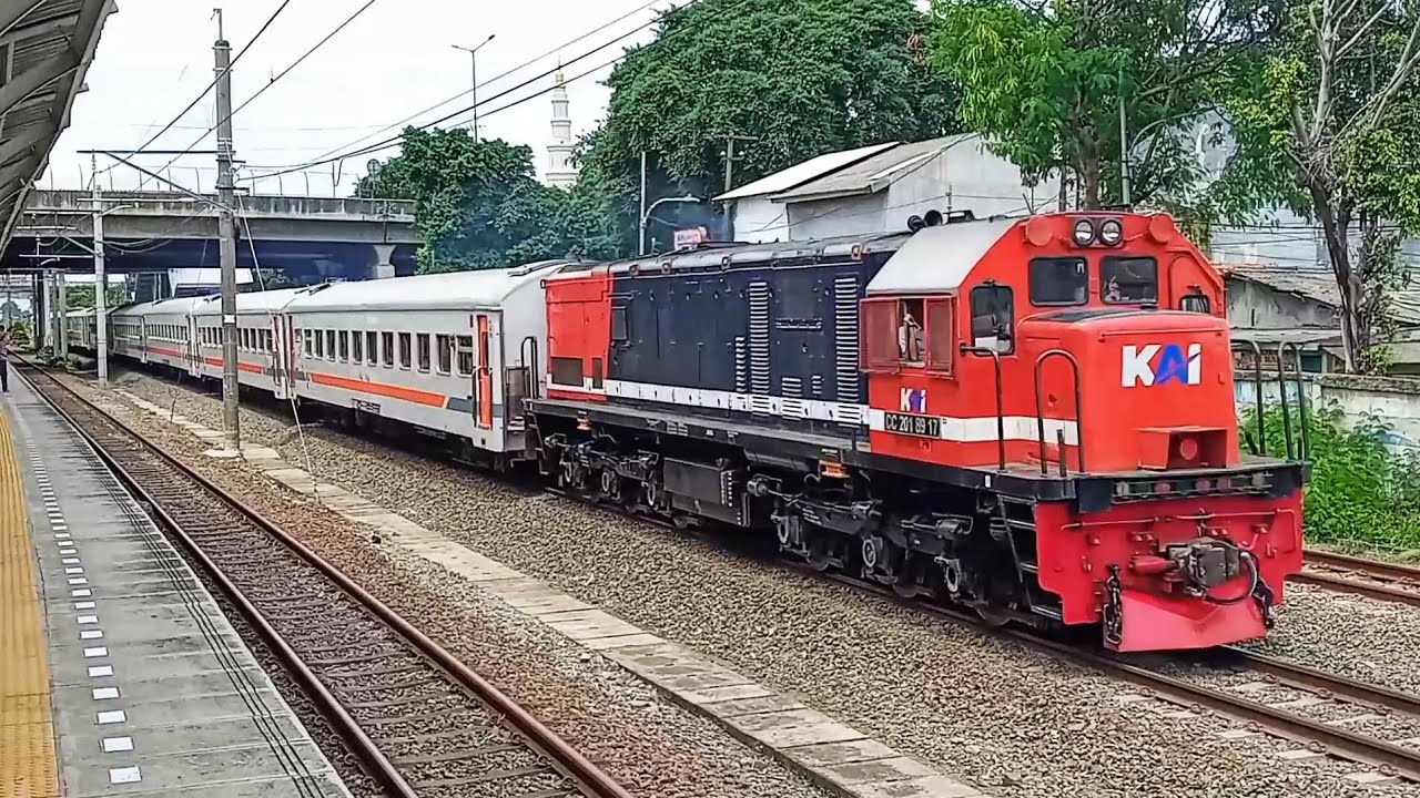 Lokomotif CC 201 RnB ex DIVRE Dinas Kereta Api Majapahit - YouTube