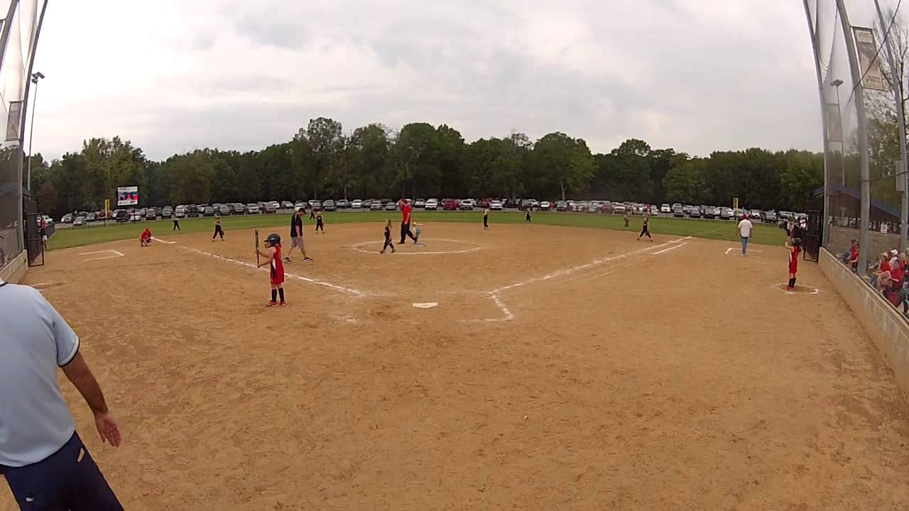 9-29-12 DD05 vs Diamond Divas Game 3 8U Bryant, AR - YouTube