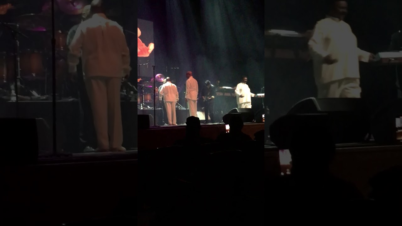 The Whispers singing🎤Lady💙💃🏽🥰 - YouTube