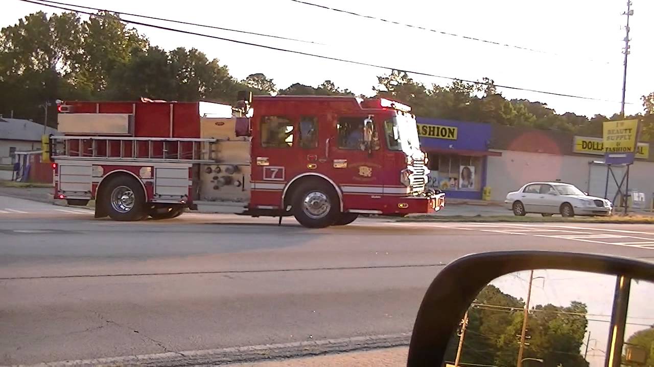 Dekalb Co. Fire Rescue Engine 7 Responding - YouTube