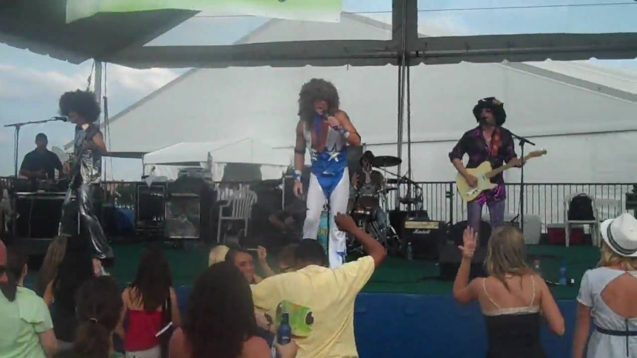 Le Freak Dance - YouTube