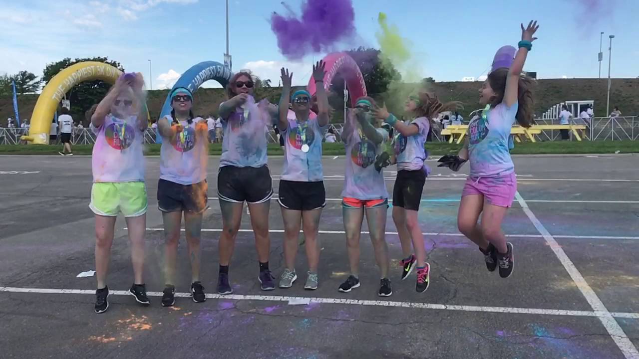 COLOR RUN POWDER THROW!! - YouTube