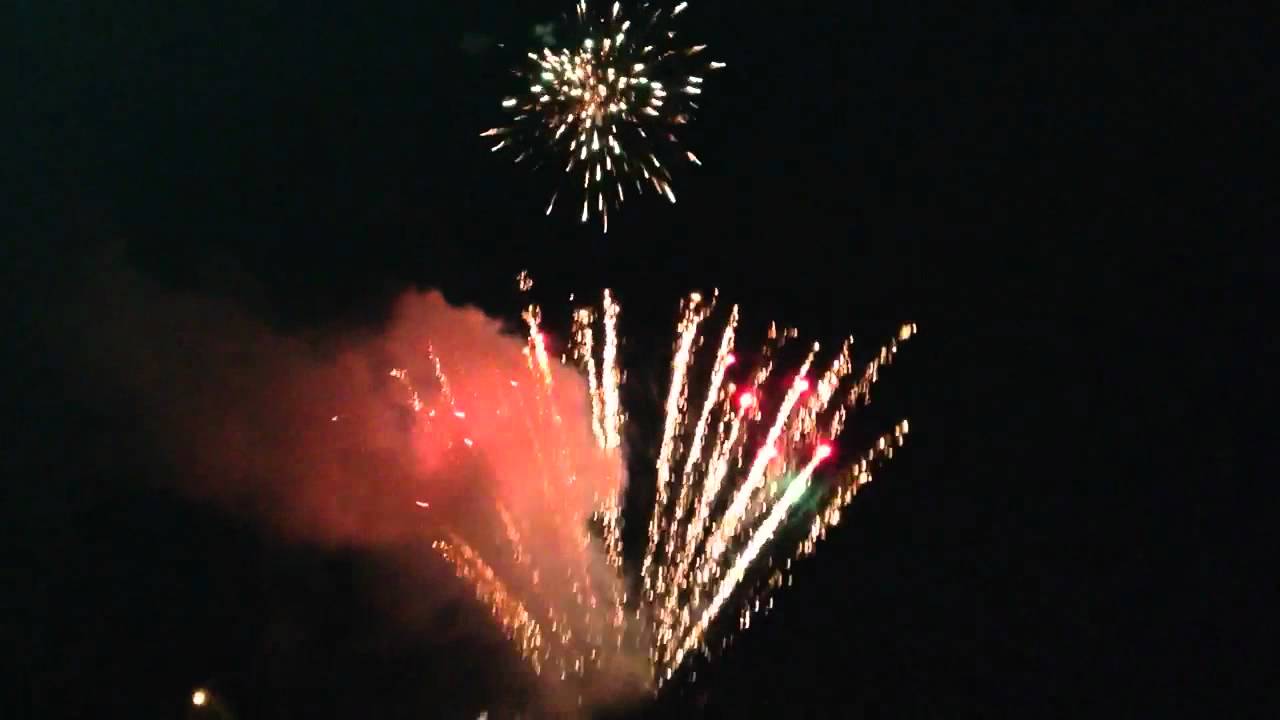 Get the water Not so Bootleg Fireworks *HD* - YouTube