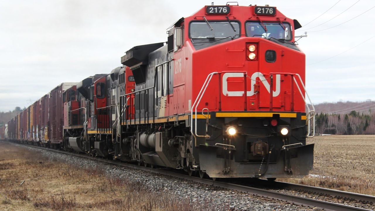 CN 460 CN 2176 7256 8021 StPaulin 20 APR 17 86 cars - YouTube